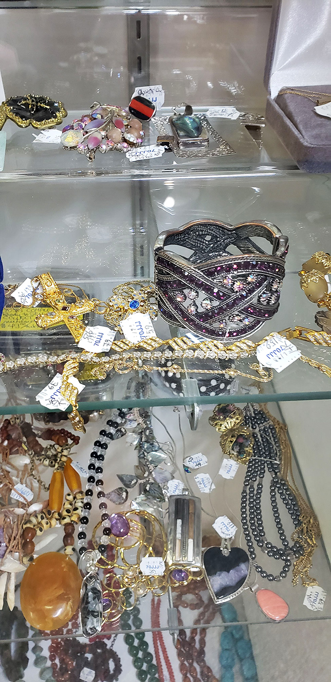 All that glitters is gold&hellip; and silver, and gemstones! This jewelry case is like a pirate's chest, minus the pesky curse.