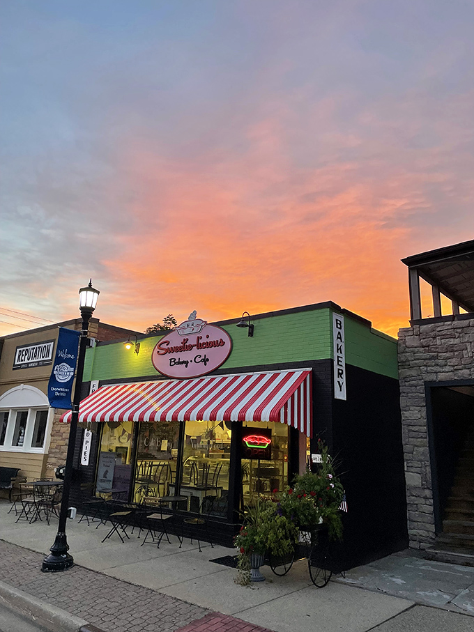 Sunset or pie-rise? Sweetie-licious glows like a beacon of hope for sugar-starved souls. Night owls, your dessert destiny awaits!