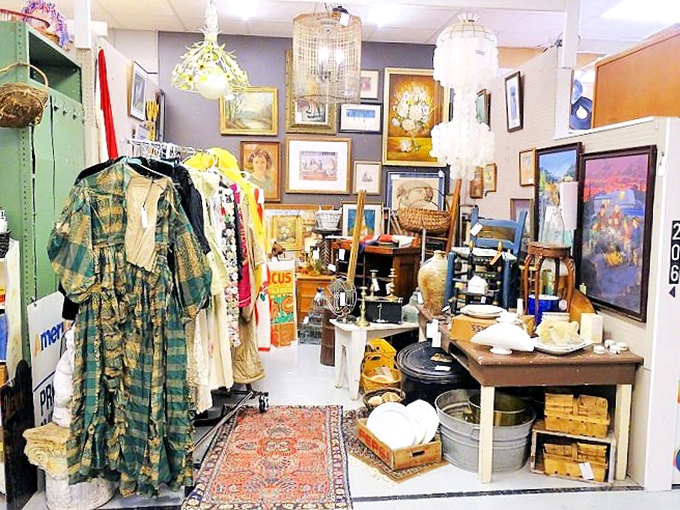 Every booth tells a story. This one's spinning a tale of mid-century modern magic that would make Don Draper swoon.