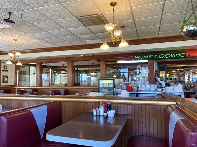 Home cooking with a side of nostalgia! This diner interior is like a warm, syrupy hug for your soul. Just don't blame us if you suddenly start calling everyone "hon."
