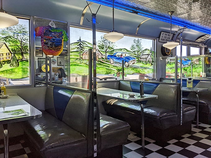 Where Norman Rockwell meets "Happy Days." These booths have probably heard more secrets than a small-town hairdresser.