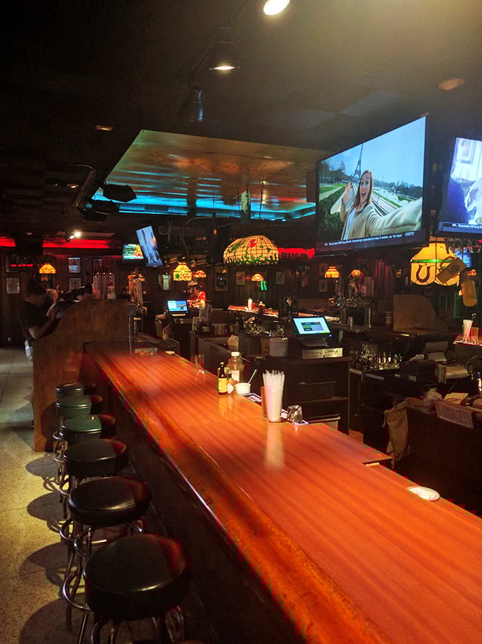 Welcome to the Emerald City of pubs! Kelly's interior is a kaleidoscope of Irish charm and American sports bar, where every seat feels like the luck of the draw.
