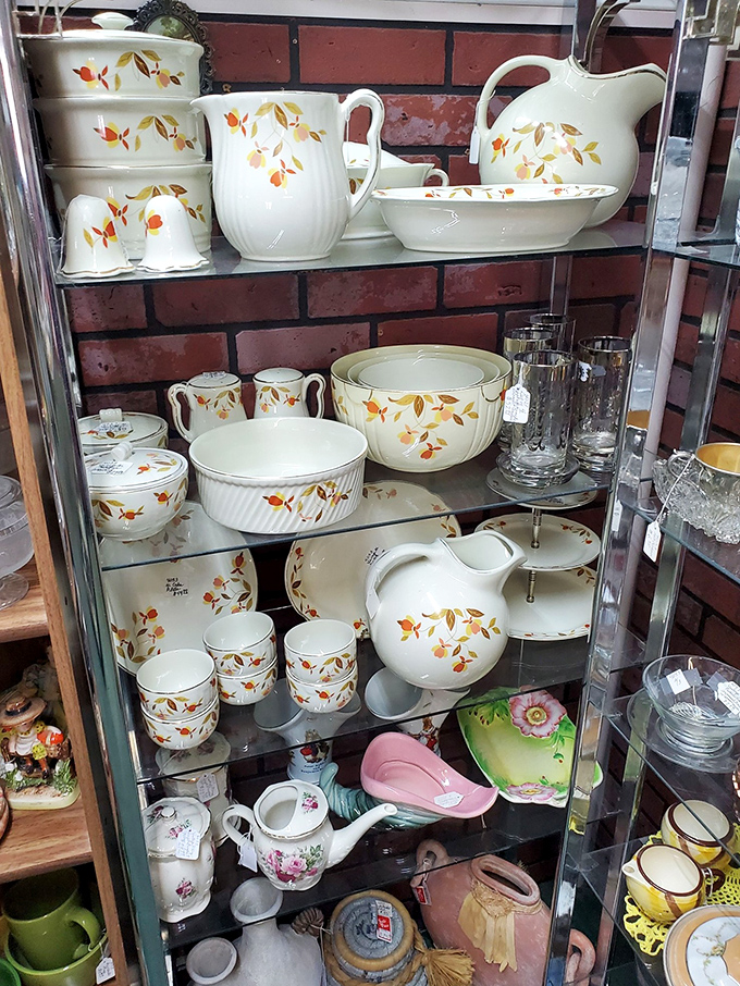 Flower power meets fine dining! This delicate china set is ready to host the most elegant tea party this side of Downton Abbey.