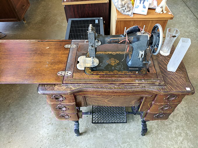 Not just a sewing machine—a piece of American craftsmanship history. Someone's great-grandmother probably made an entire wedding dress on this beauty.