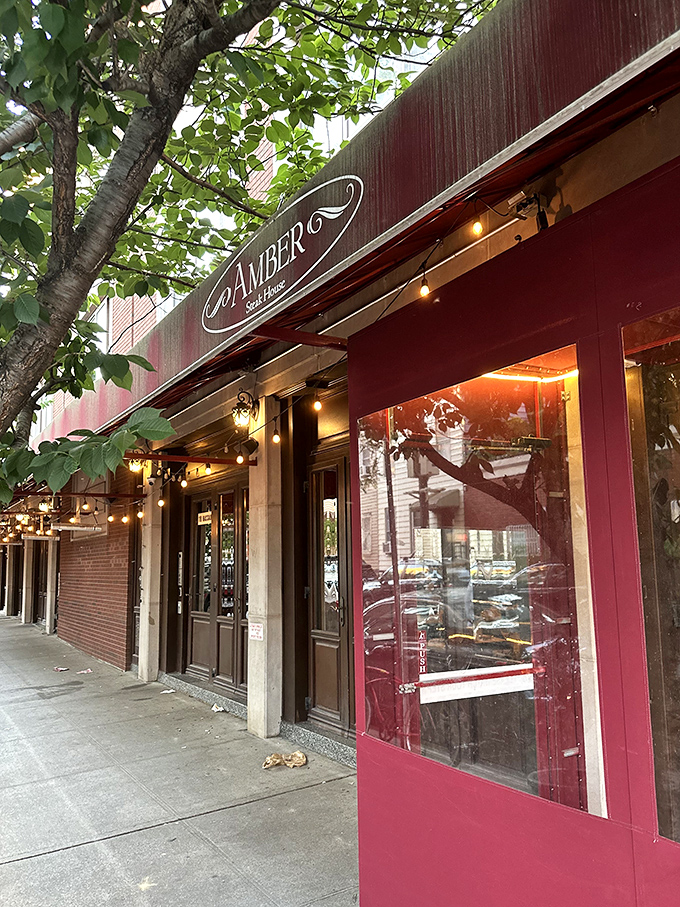 Amber Steak House: Don't let the name fool you &ndash; nothing's fossilized here except maybe the prehistoric-sized portions!