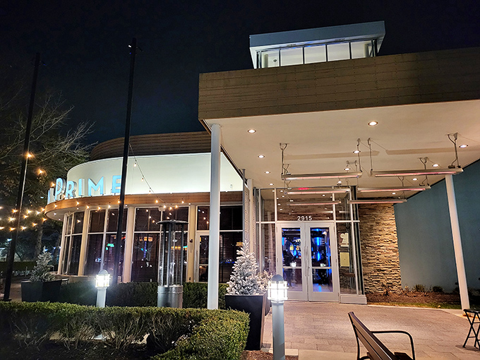 Ocean Prime: Where 'treat yo' self' meets 'sea yourself'. It's the Rolls-Royce of seafood, with a side of pure Michigan charm.