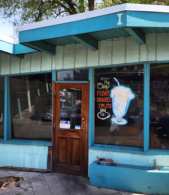 burgers tiny oregon restaurant FTR