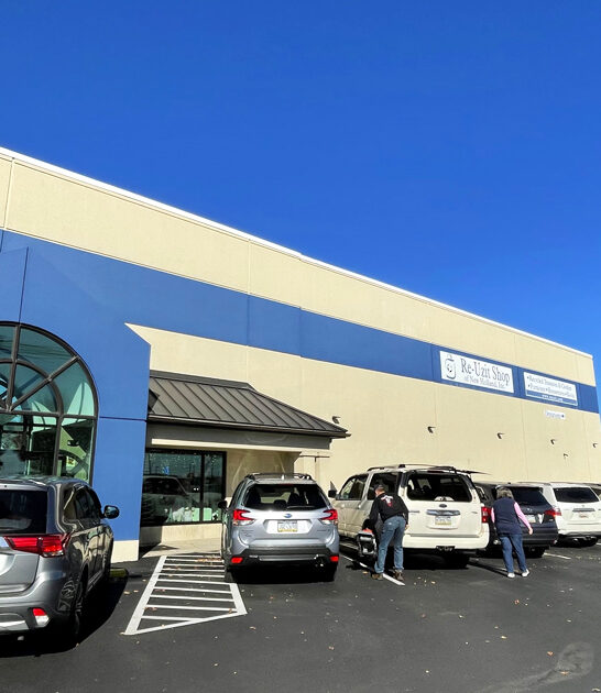 enormous secondhand shop new holland pa ftr