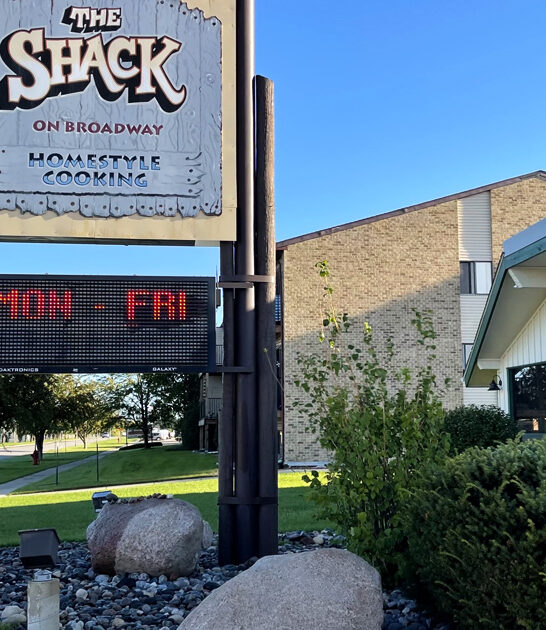 hole wall restaurant fargo nd ftr