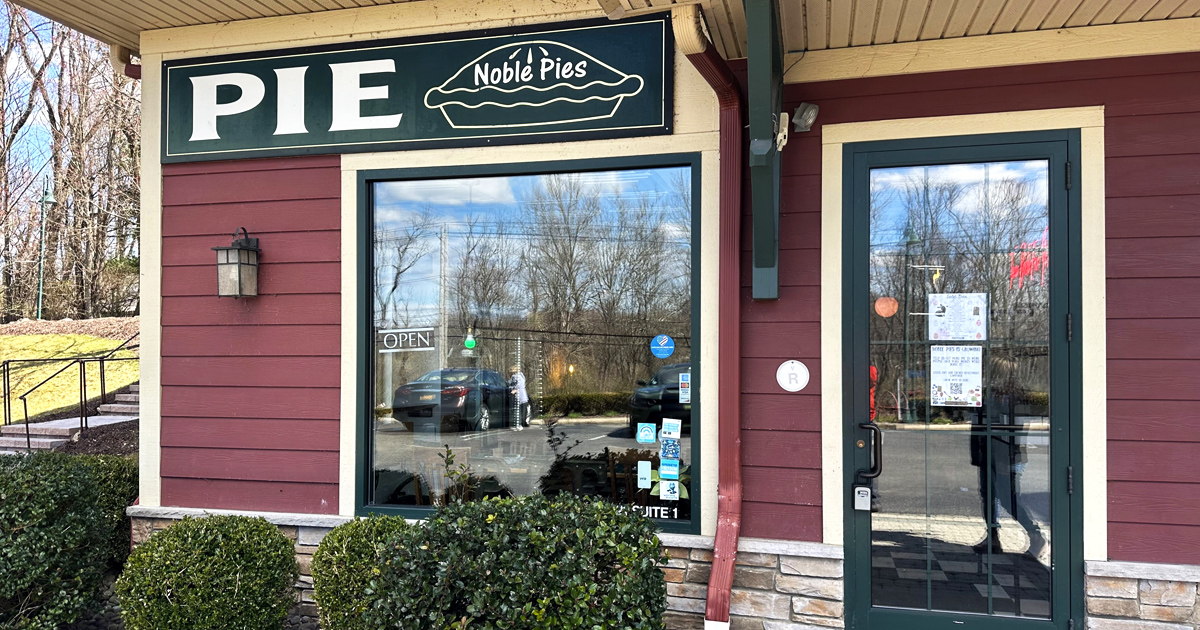 The Homemade Pies At This New York Restaurant Are So Good, You’ll Drive ...