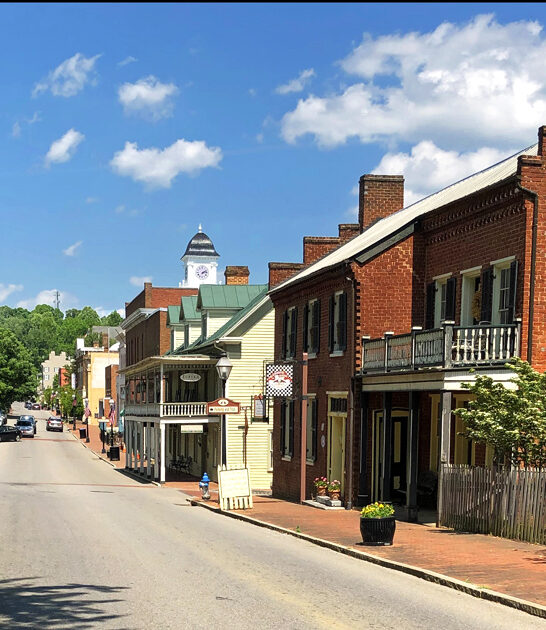 living postcard town tennessee ftr