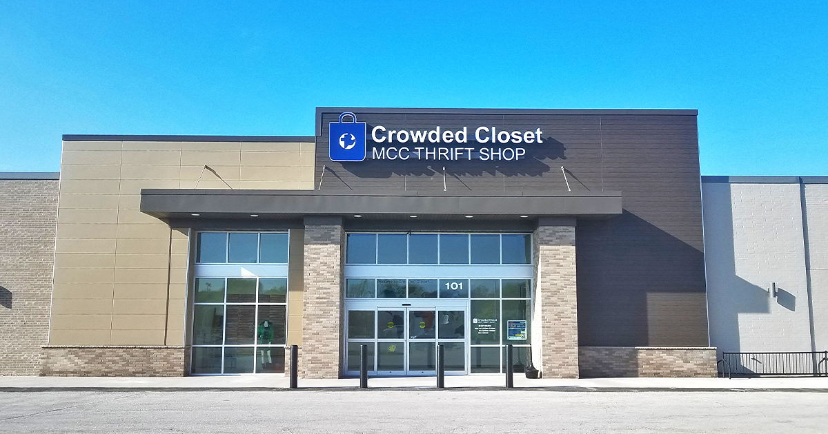 The Massive Thrift Store In Iowa That Takes Nearly All Day To Explore