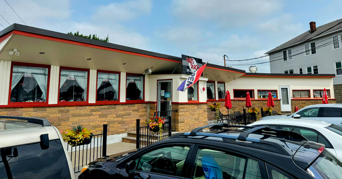 This Retro Diner In Rhode Island Will Serve You The Best Breakfast Of ...