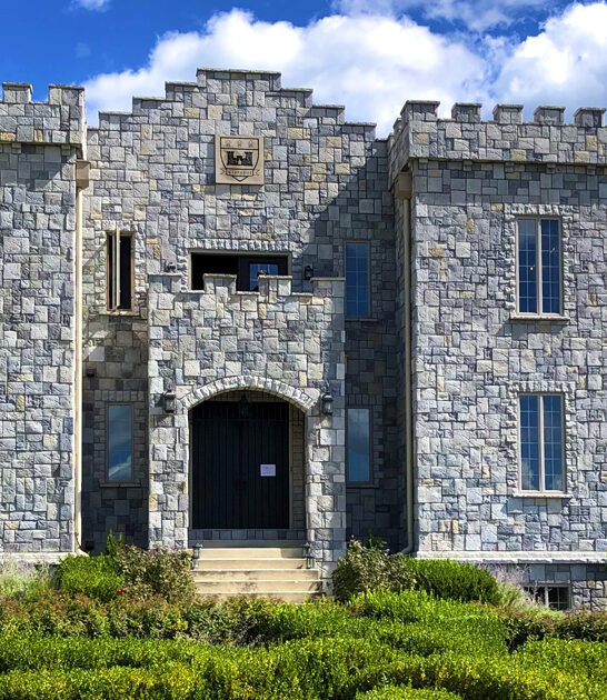 stunning castle bowling green in ftr