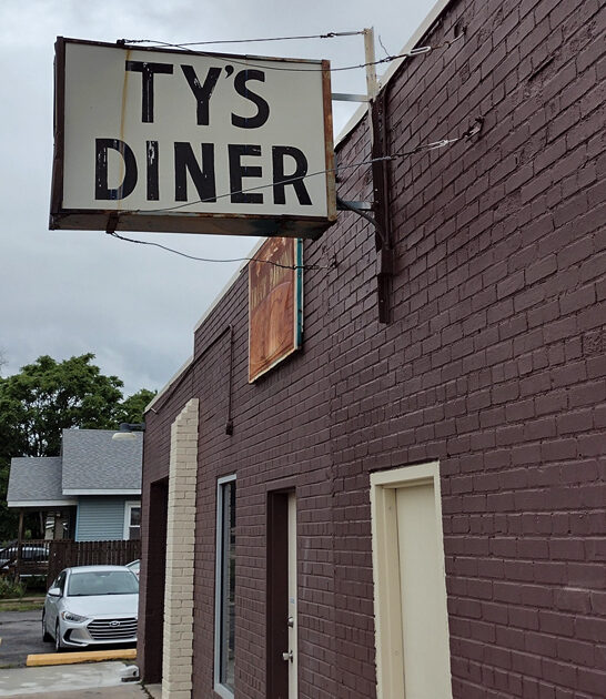 tiny restaurant kansas burgers FTR