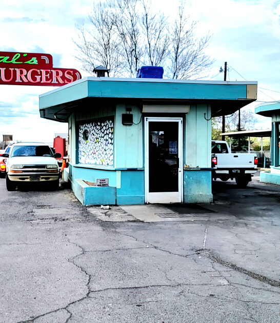 tiny restaurant oregon burgers FTR