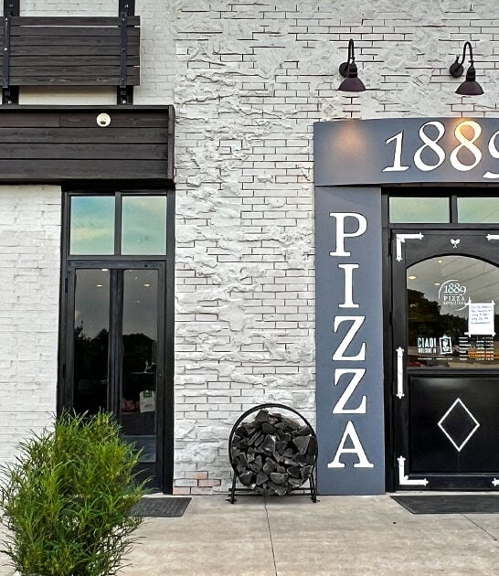 unassuming pizzerias kansas FTR