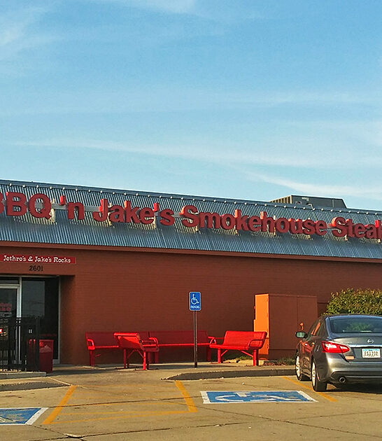 unassuming restaurant iowa wings ftr