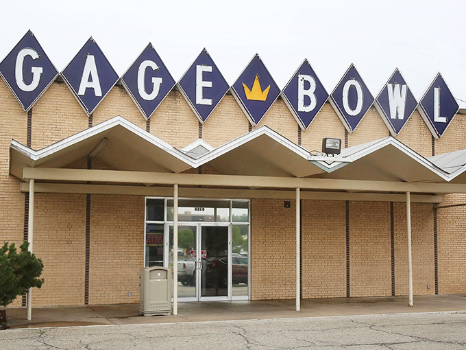 1 the old fashioned bowling alley in kansas screams family fun like no other
