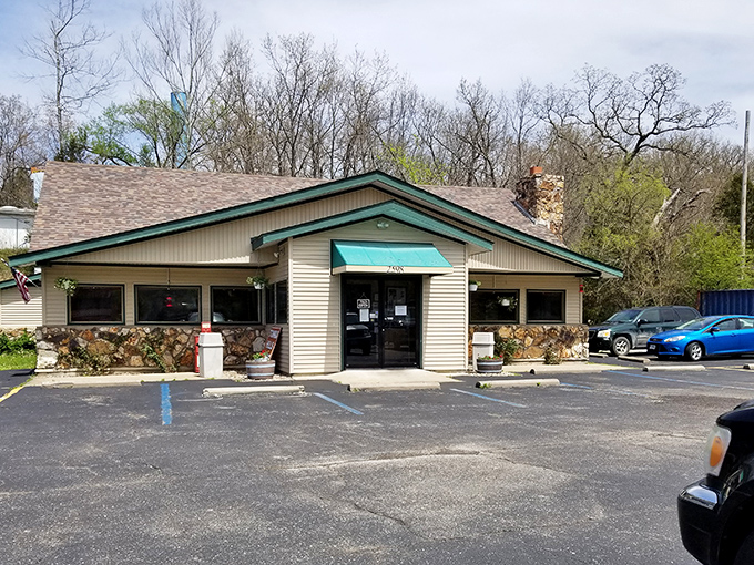 Modesty has never tasted so good! Tonka Hills' unassuming exterior hides culinary treasures that locals have been keeping secret from lake tourists for years.