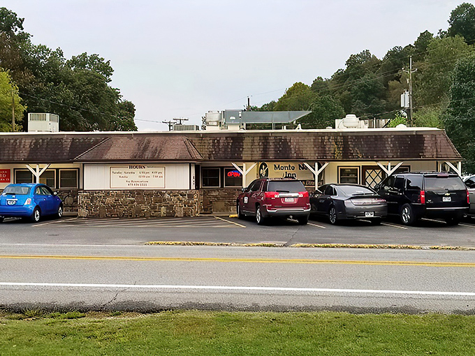 The unassuming stone facade of Monte Ne Inn promises what Vegas showgirls can't deliver &ndash; honest-to-goodness family-style chicken that's worth the drive.