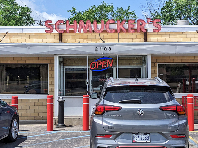 The unassuming yellow brick exterior of Schmucker's promises what flashy establishments often forget—honest-to-goodness comfort food worth waiting for.