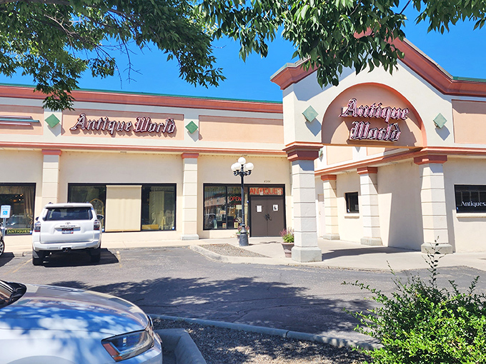 The unassuming exterior of Antique World Mall belies the time-traveling adventure waiting inside. Like a TARDIS for treasure hunters!
