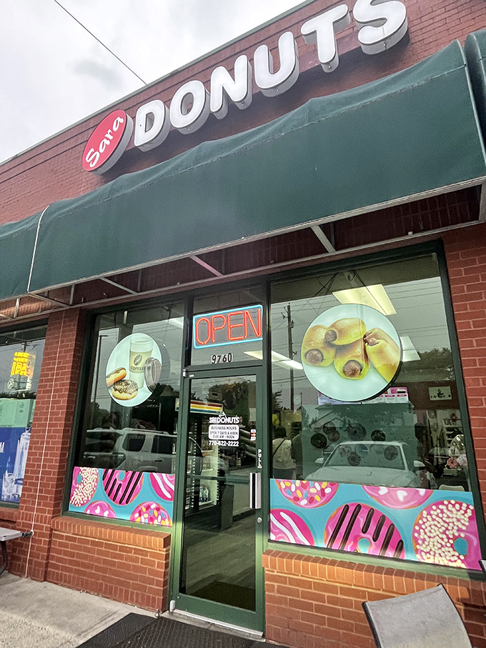 Sara Donuts' unassuming strip mall facade is like Clark Kent's glasses &ndash; hiding superhero-level pastry powers behind that modest green awning.