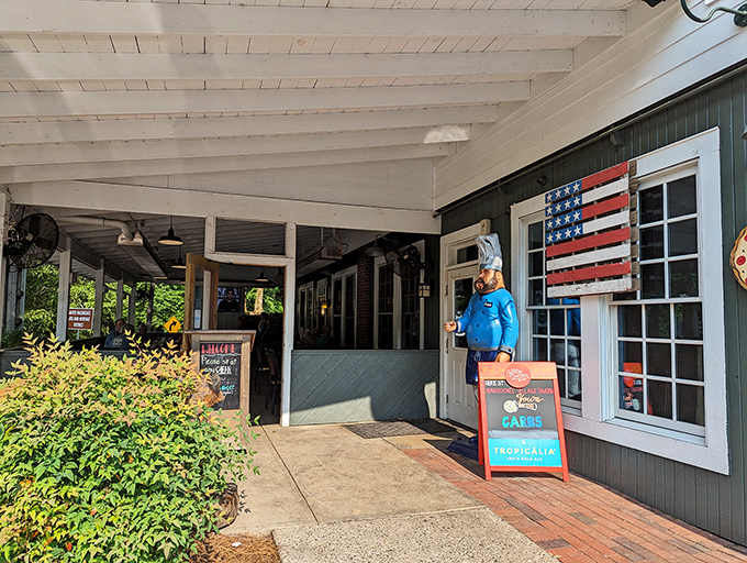 The charming white exterior beckons like a lighthouse for hungry travelers. Alpine Helen may have lederhosen, but Nacoochee Village has pizza perfection.