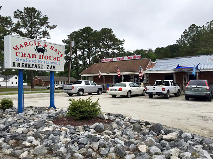 The unassuming exterior of Margie & Ray's might fool you, but those American flags aren't just for show&mdash;they're signaling a patriotic devotion to perfect seafood.