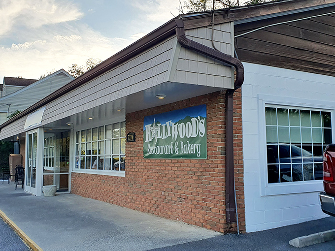 The unassuming exterior of Hollywood's Restaurant & Bakery in Roanoke &ndash; proof that culinary treasures often hide in plain sight. 