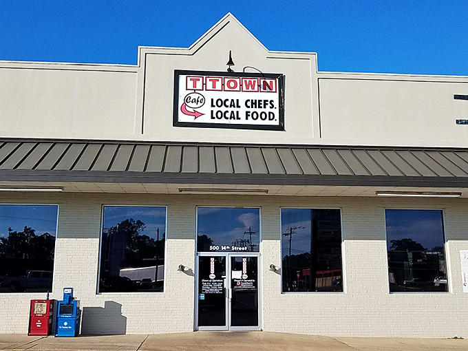 The unassuming exterior of T-Town Cafe proves once again that culinary treasures often hide behind modest facades. "Local Chefs. Local Food." says it all.