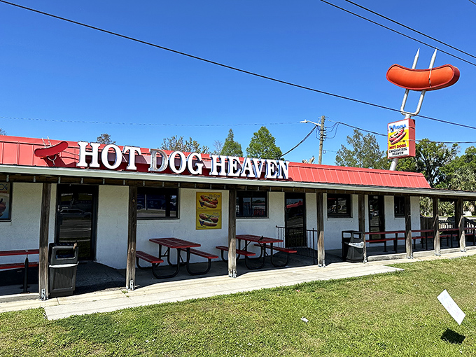The iconic red roof and giant hot dog sign beckon like a beacon of hope for the hungry traveler. Chicago in Florida never looked so appetizing.