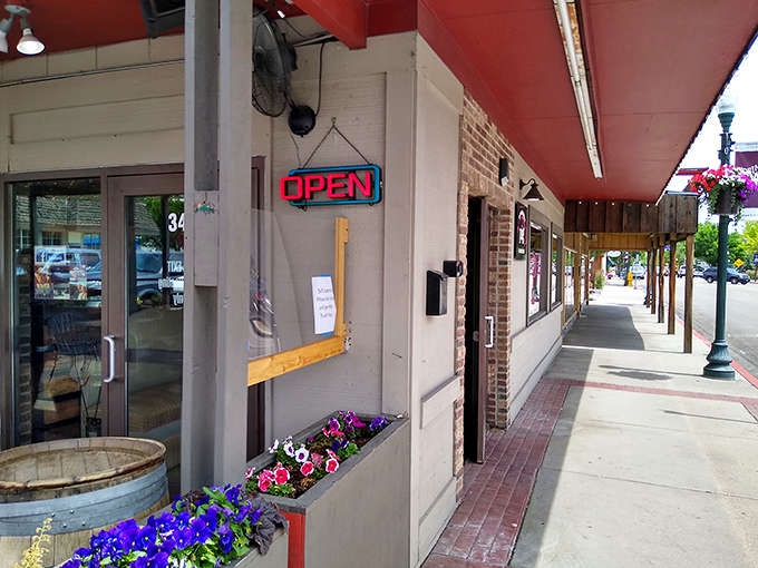 The unassuming exterior hides culinary treasures within. Like finding a diamond in your backyard, this Eagle hotspot proves appearances can be deliciously deceiving.