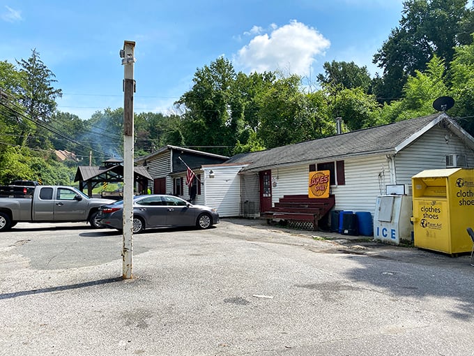 The culinary equivalent of Clark Kent's phone booth&mdash;this unassuming white shack houses barbecue superpowers that would make Superman weep with joy.