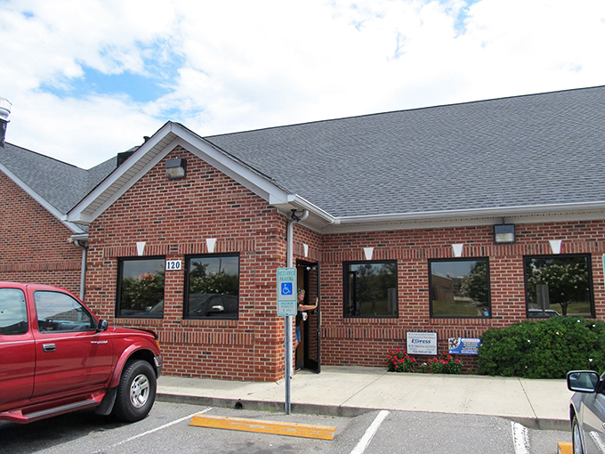 The architectural equivalent of a dinner bell&mdash;this humble brick building houses seafood treasures that would make coastal restaurants blush with envy.