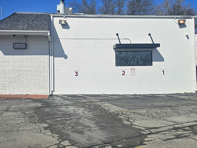 The unassuming white brick exterior of Hammett House might fool you, but locals know this numbered parking lot leads to flavor paradise.