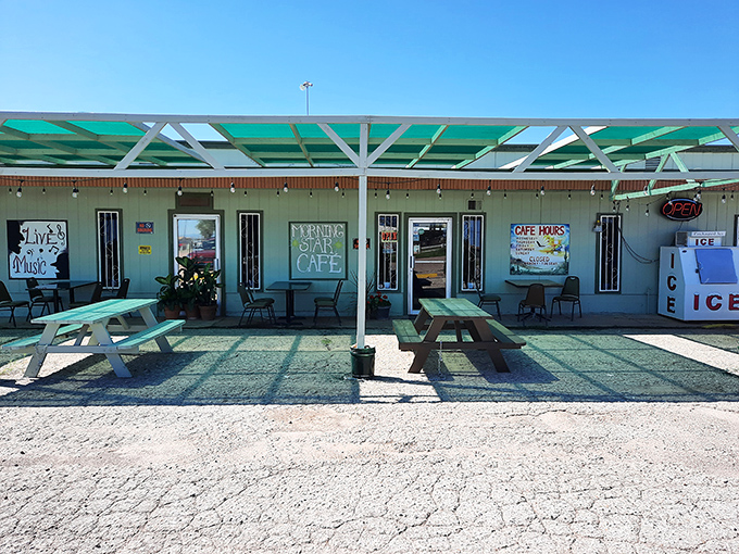 The unassuming turquoise exterior of Morning Star Cafe beckons like a desert mirage, promising breakfast salvation to weary travelers and hungry locals alike.
