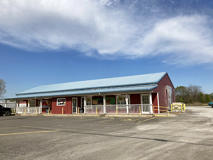 Where bikers and buggies collide! This Amish oasis in Muskogee is like a culinary time machine, serving up comfort food with a side of cultural fusion.