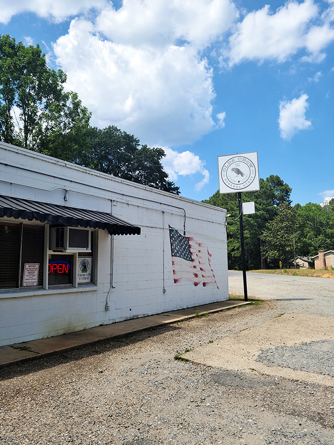 Don't let the humble exterior fool you. Behind this unassuming white fa&ccedil;ade lies sandwich artistry that would make Manhattan delis nervous.