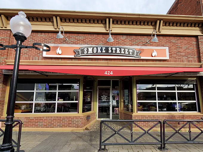 Smoke Street's brick fa&ccedil;ade in downtown Milford beckons with understated confidence&mdash;the kind of place that lets its aromatic reputation do the talking.