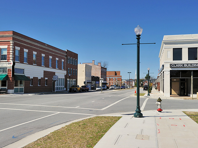 Downtown New Bern stretches before you like a Norman Rockwell painting that somehow installed modern plumbing and decent coffee shops.