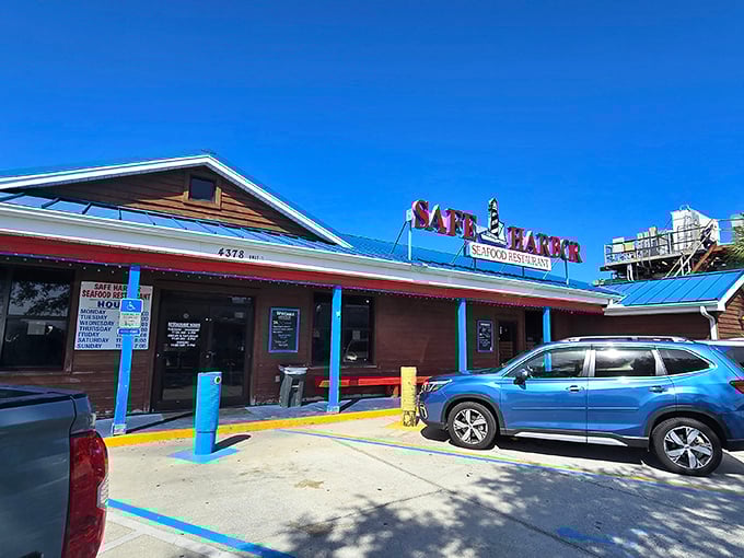 The unassuming exterior of Safe Harbor hides seafood treasures within&mdash;like finding the Hope Diamond at a yard sale.