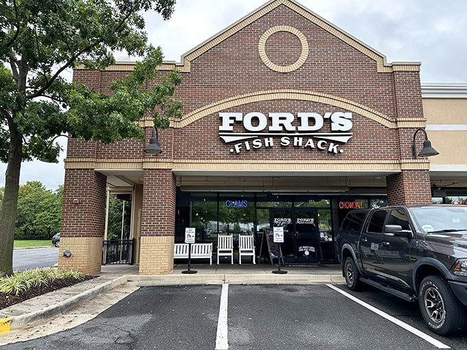 Ford's Fish Shack's brick exterior might not scream "seafood paradise," but inside those doors, Neptune himself would feel right at home.