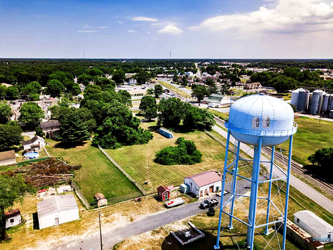 Historic cedar-shingled homes line Millsboro's quiet streets, where time seems to move at its own gentle pace. Small-town America at its most authentic.