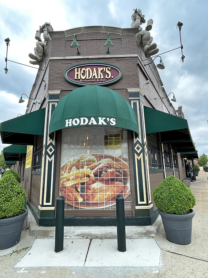 The iconic green awning of Hodak's stands proud on Gravois Avenue, like a beacon guiding hungry St. Louisans to fried chicken nirvana since 1962.