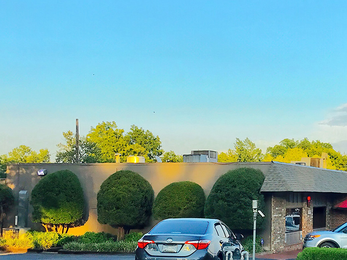 The unassuming white brick exterior of Hammett House might fool you, but locals know this numbered parking lot leads to flavor paradise.