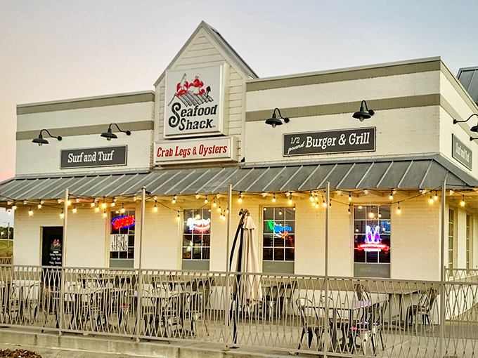 The unassuming exterior of Seafood Shack in Marion, Arkansas, proves once again that culinary treasures often hide in plain sight, waiting for adventurous eaters to discover them.