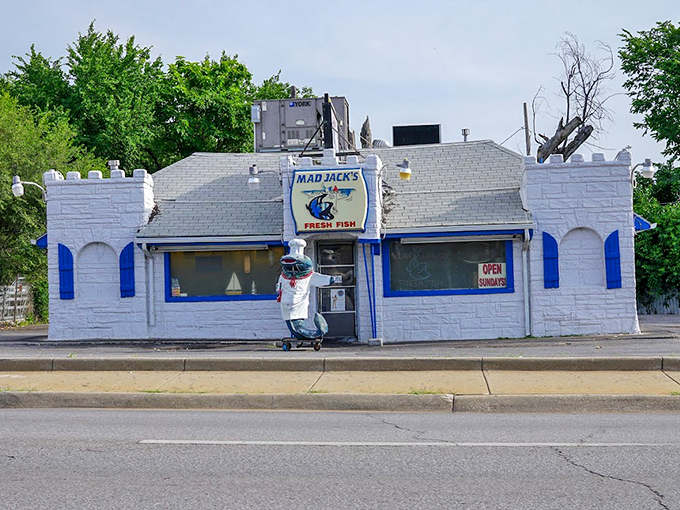 The white castle of seafood has arrived in Kansas! Mad Jack's distinctive blue-trimmed building stands like a fish out of water&mdash;in the most delicious way possible.