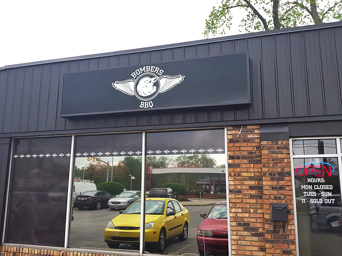 The unassuming exterior of Bombers BBQ proves once again that culinary treasures often hide in the most modest packages.